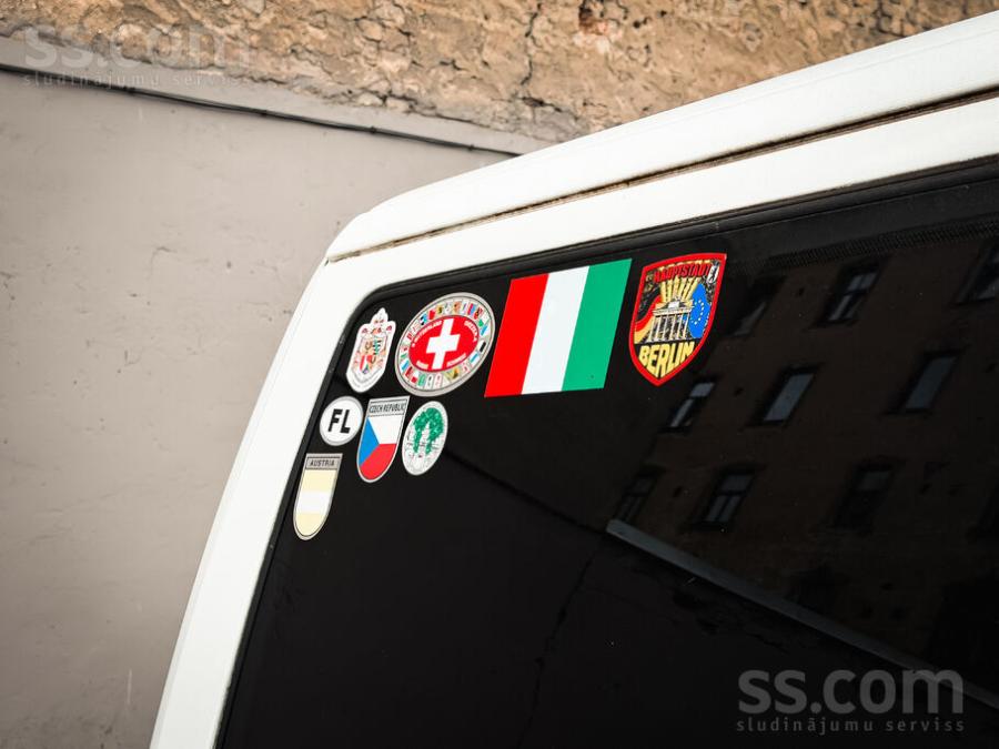 Balts Volkswagen Multivan 1993 Rīga, ar dzinēja tilpumu 1.90 L un nobraukumu 565 tūkst. km par 2500 €, foto 13 vietnē AUTOMOTO.COM.LV