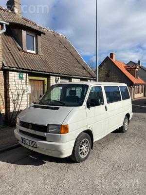 Balts Volkswagen Multivan 1994 Liepāja, ar dzinēja tilpumu 2.40 L un nobraukumu 450 tūkst. km par 2500 €, foto 1 vietnē AUTOMOTO.COM.LV