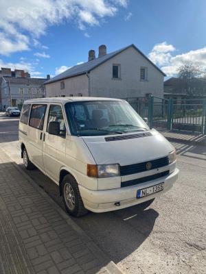 Balts Volkswagen Multivan 1994 Liepāja, ar dzinēja tilpumu 2.40 L un nobraukumu 450 tūkst. km par 2500 €, foto 2 vietnē AUTOMOTO.COM.LV