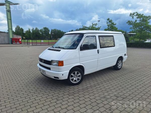Balts Volkswagen Multivan 1994 Jelgava, ar dzinēja tilpumu 2.40 L un nobraukumu 344 tūkst. km par 10800 €, foto 2 vietnē AUTOMOTO.COM.LV