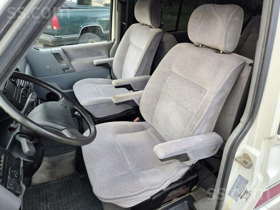 Balts Volkswagen Multivan 1994 Preiļi, ar dzinēja tilpumu 2.40 L un nobraukumu 0 tūkst. km par 4100 €, foto 11 vietnē AUTOMOTO.COM.LV