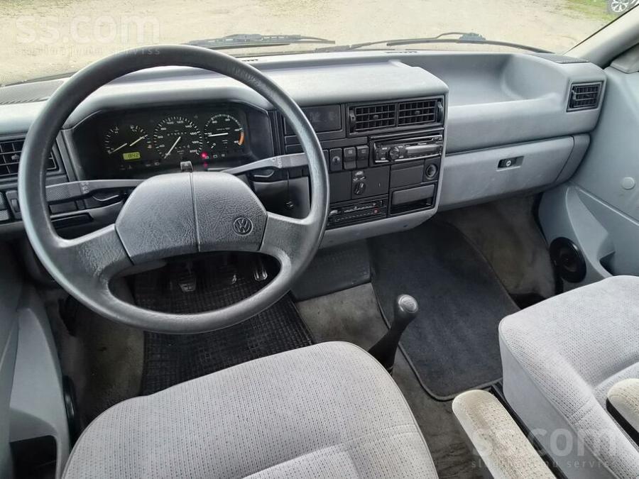 Balts Volkswagen Multivan 1994 Preiļi, ar dzinēja tilpumu 2.40 L un nobraukumu 0 tūkst. km par 4100 €, foto 13 vietnē AUTOMOTO.COM.LV