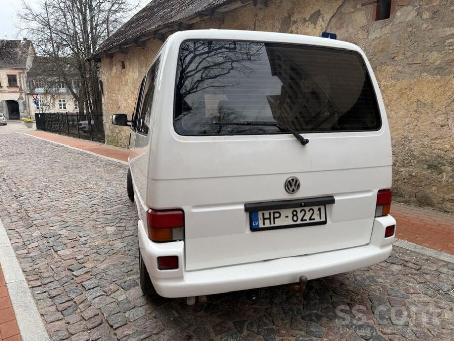 Белый Фольксваген Мультиван 1996 в Цесис, объемом двигателя 1.90 л и пробегом 546 тыс. км за 2890 €, фото 4 на AUTOMOTO.COM.LV