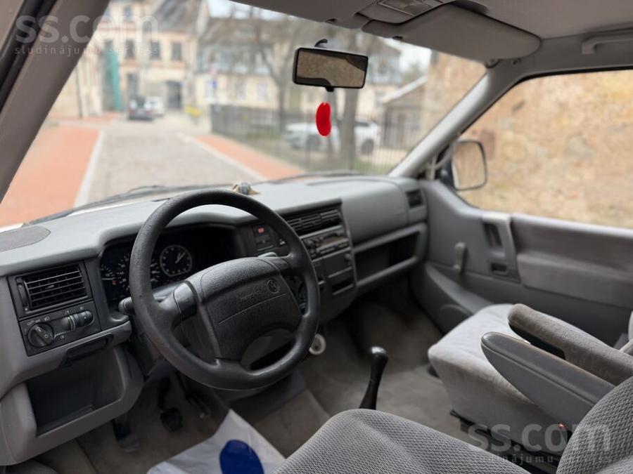Белый Фольксваген Мультиван 1996 в Цесис, объемом двигателя 1.90 л и пробегом 546 тыс. км за 2890 €, фото 19 на AUTOMOTO.COM.LV