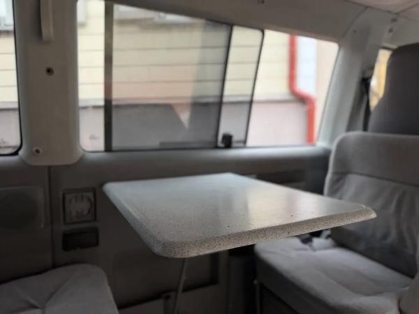 White Volkswagen Multivan 1996 in Cesis, with an engine capacity of 1.90 L and mileage of 546 thousand km for 2990 €, photo 10 on AUTOMOTO.COM.LV