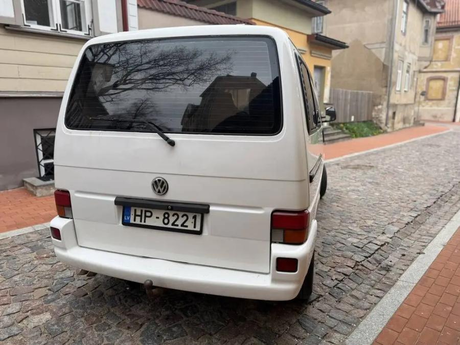 Balts Volkswagen Multivan 1996 Cēsis, ar dzinēja tilpumu 1.90 L un nobraukumu 546 tūkst. km par 2990 €, foto 9 vietnē AUTOMOTO.COM.LV