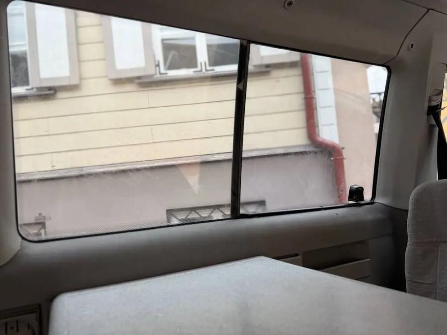 Balts Volkswagen Multivan 1996 Cēsis, ar dzinēja tilpumu 1.90 L un nobraukumu 546 tūkst. km par 2990 €, foto 12 vietnē AUTOMOTO.COM.LV
