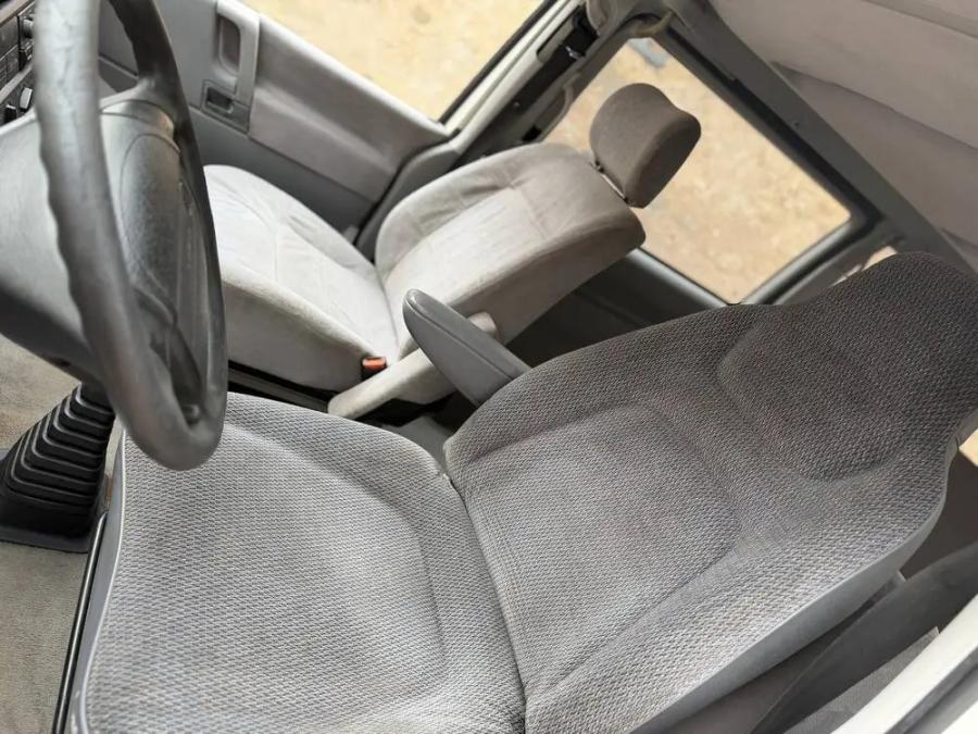 Balts Volkswagen Multivan 1996 Cēsis, ar dzinēja tilpumu 1.90 L un nobraukumu 546 tūkst. km par 2990 €, foto 16 vietnē AUTOMOTO.COM.LV