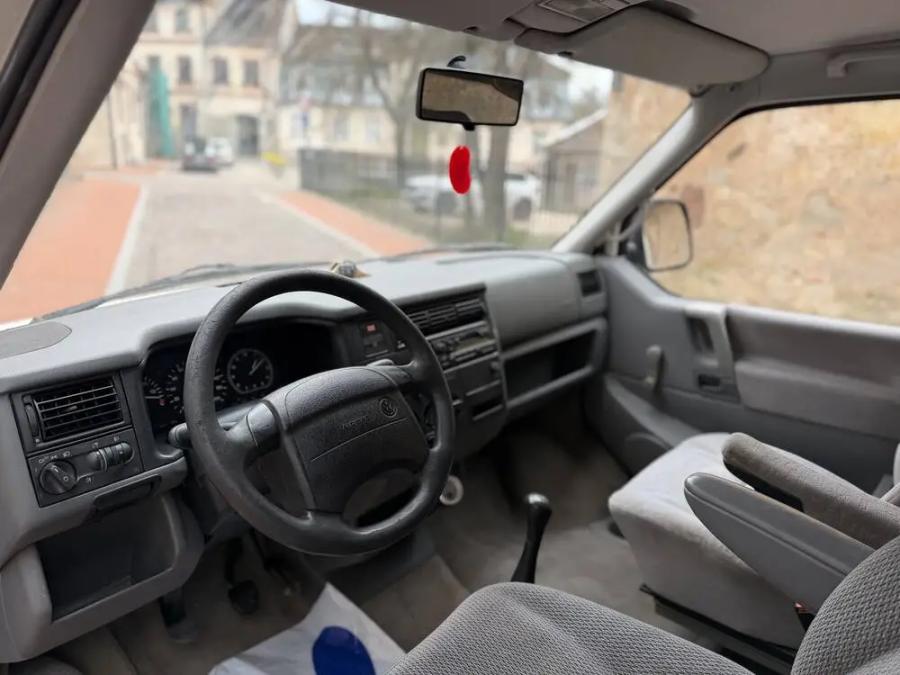 Balts Volkswagen Multivan 1996 Cēsis, ar dzinēja tilpumu 1.90 L un nobraukumu 546 tūkst. km par 2990 €, foto 17 vietnē AUTOMOTO.COM.LV