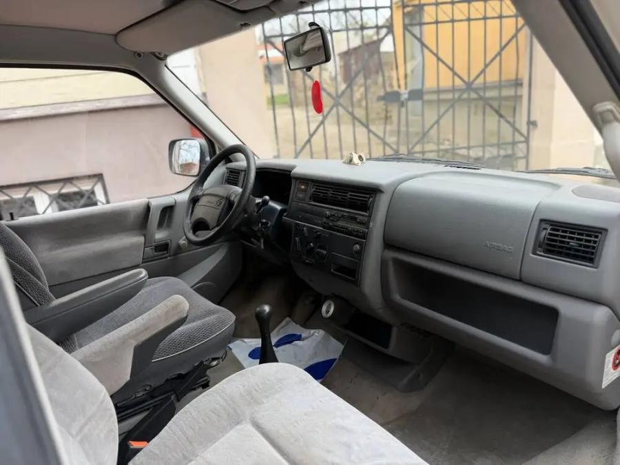 Balts Volkswagen Multivan 1996 Cēsis, ar dzinēja tilpumu 1.90 L un nobraukumu 546 tūkst. km par 2990 €, foto 19 vietnē AUTOMOTO.COM.LV