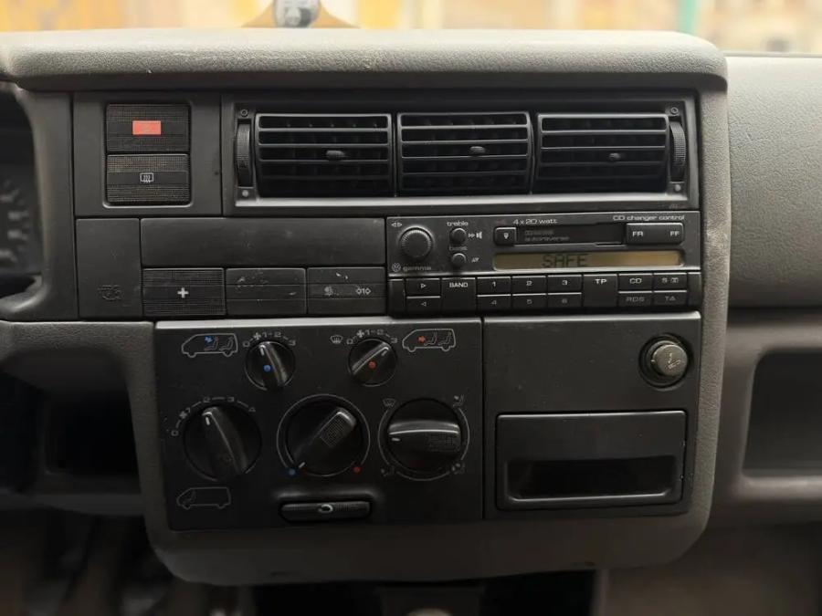 Balts Volkswagen Multivan 1996 Cēsis, ar dzinēja tilpumu 1.90 L un nobraukumu 546 tūkst. km par 2990 €, foto 21 vietnē AUTOMOTO.COM.LV