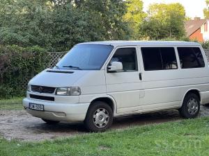 Balts Volkswagen Multivan 1997 Rīga, ar dzinēja tilpumu 2.50 L un nobraukumu 474 tūkst. km par 3000 €, foto  vietnē AUTOMOTO.COM.LV