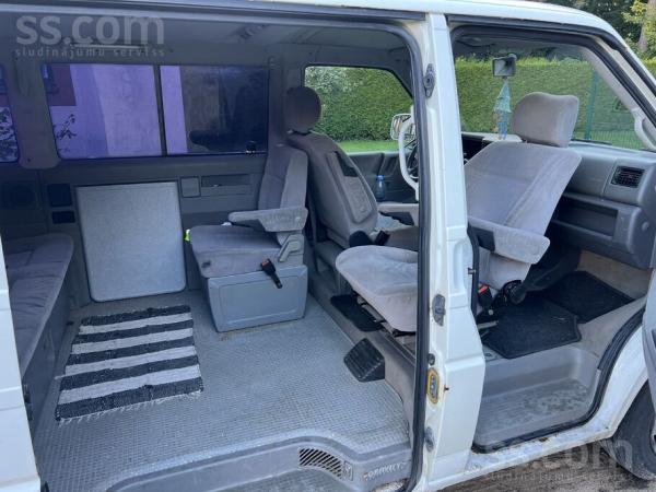 Balts Volkswagen Multivan 1997 Rīga, ar dzinēja tilpumu 2.50 L un nobraukumu 474 tūkst. km par 3000 €, foto 6 vietnē AUTOMOTO.COM.LV
