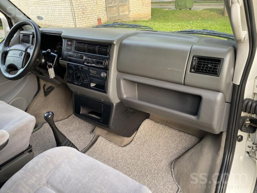 Balts Volkswagen Multivan 1997 Ludza, ar dzinēja tilpumu 2.50 L un nobraukumu 0 tūkst. km par 5500 €, foto 18 vietnē AUTOMOTO.COM.LV