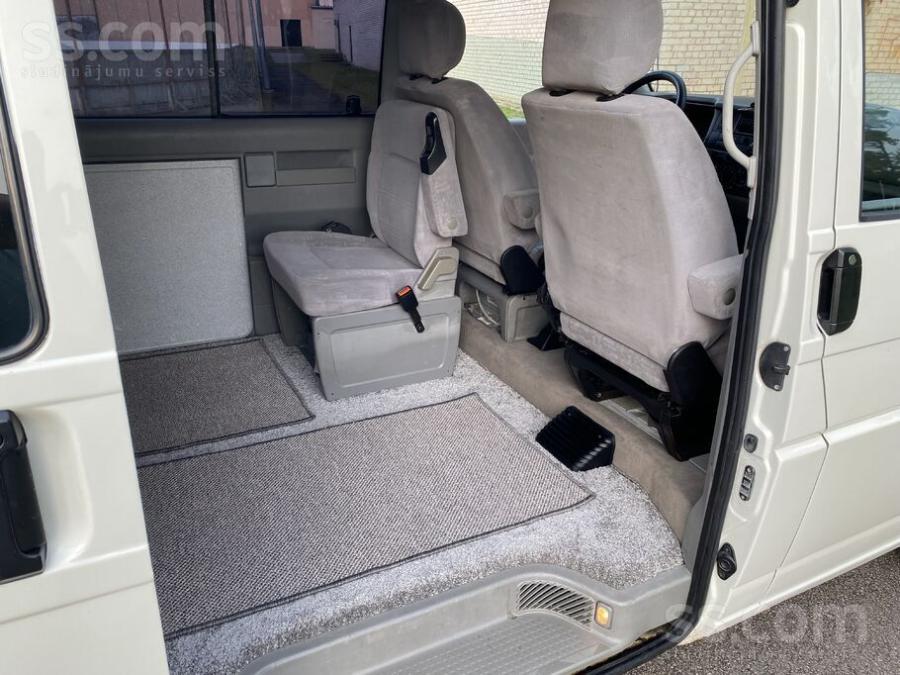 Balts Volkswagen Multivan 1997 Ludza, ar dzinēja tilpumu 2.50 L un nobraukumu 0 tūkst. km par 5500 €, foto 15 vietnē AUTOMOTO.COM.LV