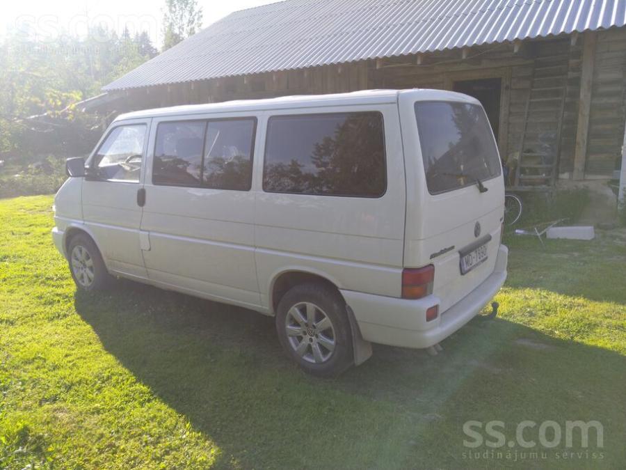 Balts Volkswagen Multivan 1999 Cēsis, ar dzinēja tilpumu 2.50 L un nobraukumu 333 tūkst. km par 4700 €, foto 2 vietnē AUTOMOTO.COM.LV