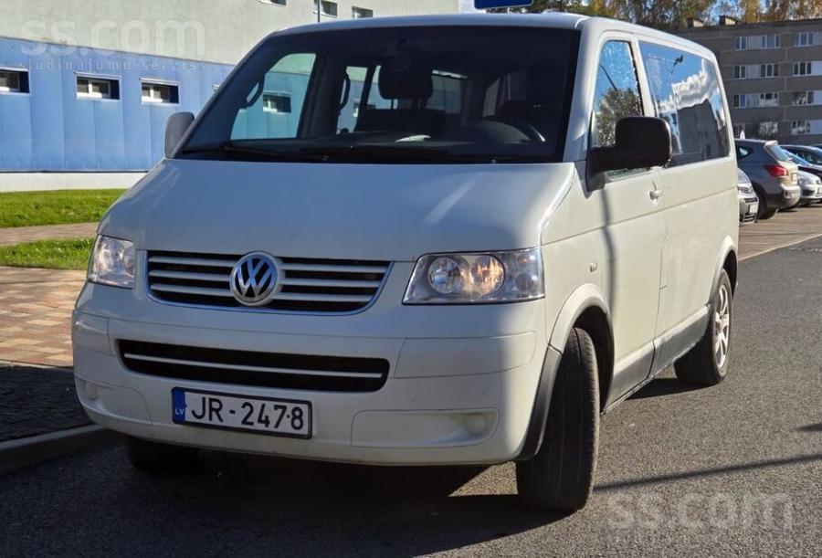 White Volkswagen Multivan 2007 in Jelgava, with an engine capacity of 2.50 L and mileage of 350 thousand km for 6100 €, photo 3 on AUTOMOTO.COM.LV