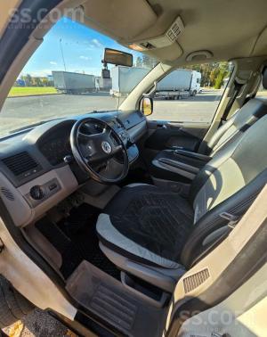 White Volkswagen Multivan 2007 in Jelgava, with an engine capacity of 2.50 L and mileage of 350 thousand km for 6100 €, photo 4 on AUTOMOTO.COM.LV