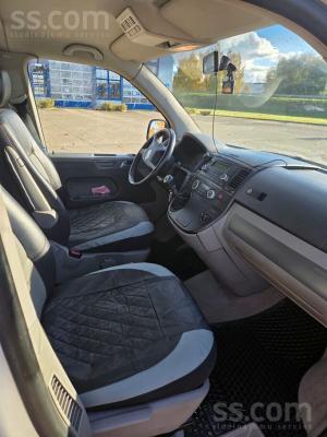 White Volkswagen Multivan 2007 in Jelgava, with an engine capacity of 2.50 L and mileage of 350 thousand km for 6100 €, photo 5 on AUTOMOTO.COM.LV