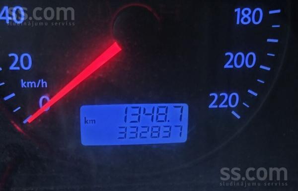 Balts Volkswagen Multivan 2007 Jelgava, ar dzinēja tilpumu 2.50 L un nobraukumu 350 tūkst. km par 6100 €, foto 5 vietnē AUTOMOTO.COM.LV