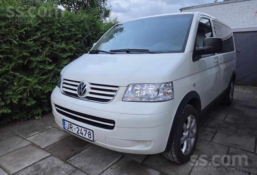 White Volkswagen Multivan 2007 in Jelgava, with an engine capacity of 2.50 L and mileage of 345 thousand km for 4300 €, photo 1 on AUTOMOTO.COM.LV