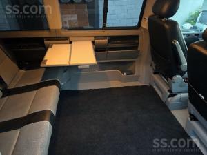 White Volkswagen Multivan 2007 in Jelgava, with an engine capacity of 2.50 L and mileage of 345 thousand km for 4300 €, photo 4 on AUTOMOTO.COM.LV