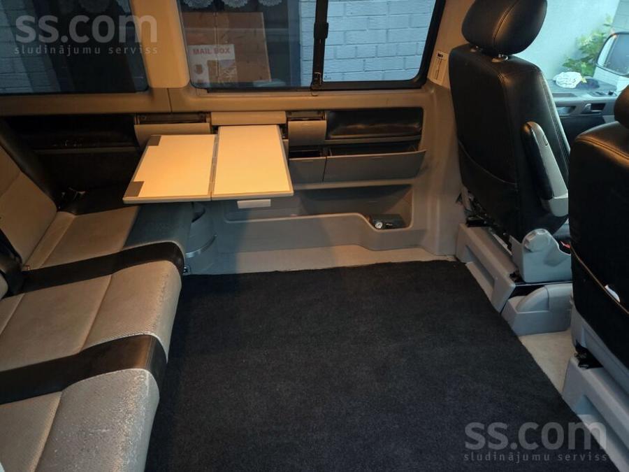 White Volkswagen Multivan 2007 in Jelgava, with an engine capacity of 2.50 L and mileage of 345 thousand km for 4300 €, photo 4 on AUTOMOTO.COM.LV
