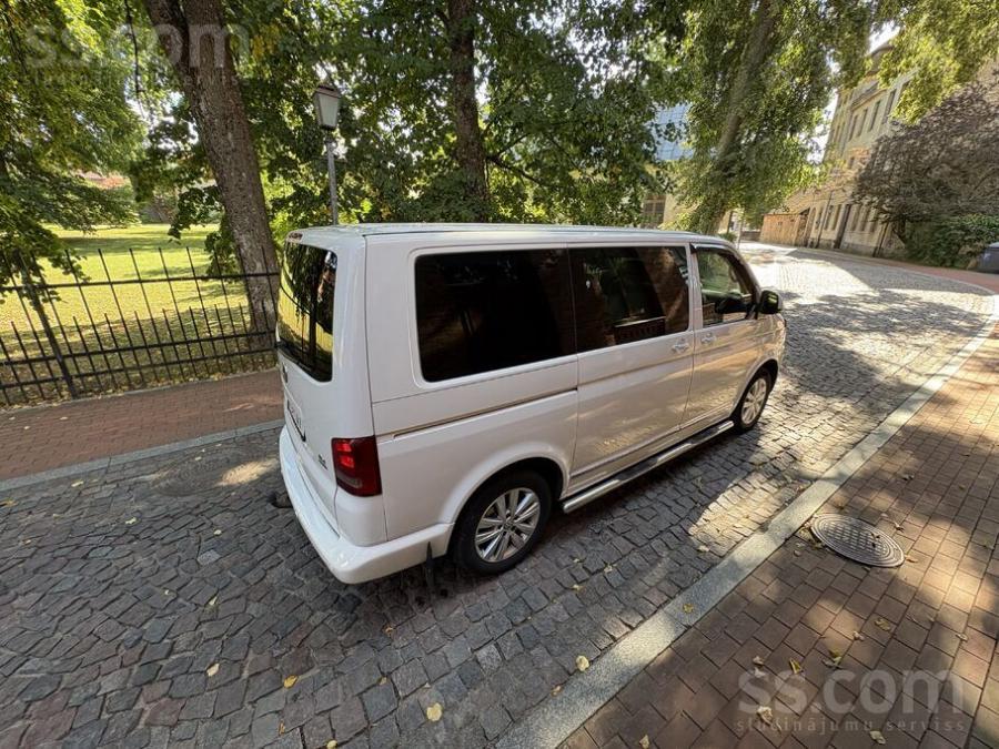 Balts Volkswagen Multivan 2011 Cēsis, ar dzinēja tilpumu 2.00 L un nobraukumu 0 tūkst. km par 17250 €, foto 3 vietnē AUTOMOTO.COM.LV