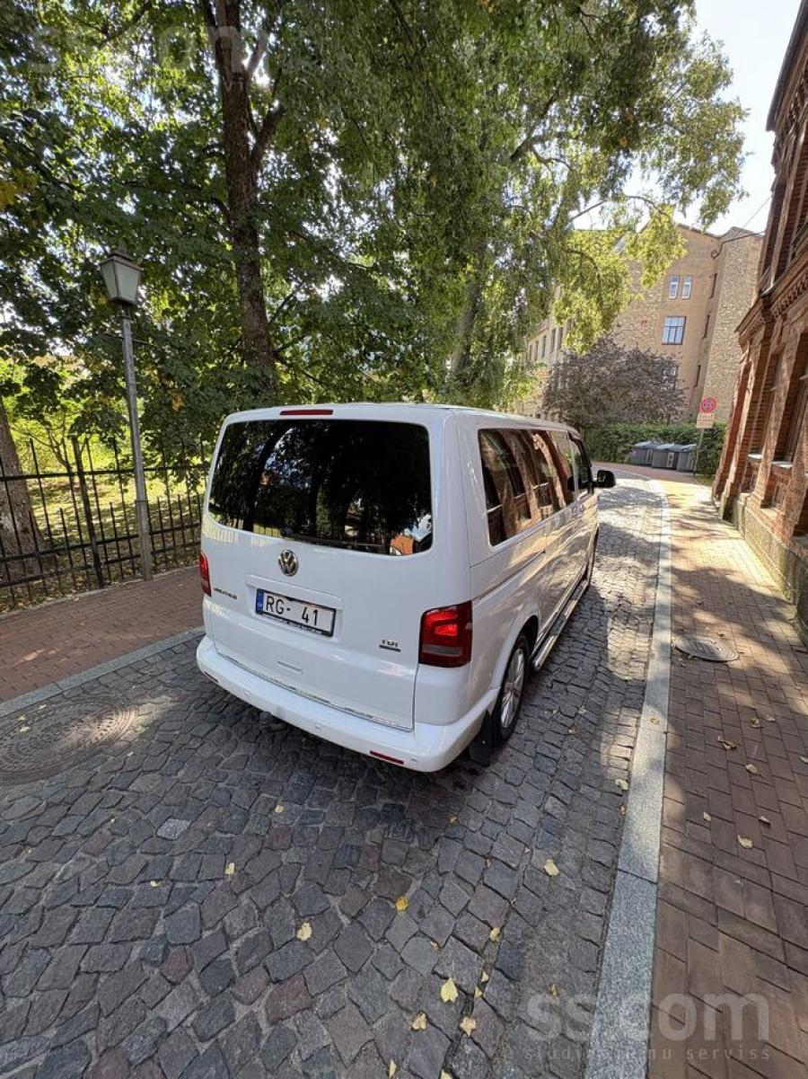 Balts Volkswagen Multivan 2011 Cēsis, ar dzinēja tilpumu 2.00 L un nobraukumu 0 tūkst. km par 17250 €, foto 9 vietnē AUTOMOTO.COM.LV