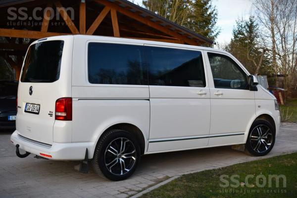 Balts Volkswagen Multivan 2012 Jelgava, ar dzinēja tilpumu 2.00 L un nobraukumu 260 tūkst. km par 14800 €, foto 4 vietnē AUTOMOTO.COM.LV