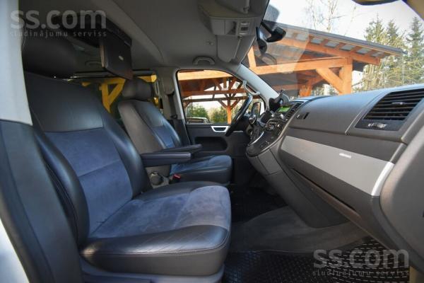 Balts Volkswagen Multivan 2012 Jelgava, ar dzinēja tilpumu 2.00 L un nobraukumu 260 tūkst. km par 14800 €, foto 8 vietnē AUTOMOTO.COM.LV