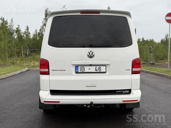 White Volkswagen Multivan 2013 in Liepaja, with an engine capacity of 2.00 L and mileage of 361 thousand km for 19900 €, photo 8 on AUTOMOTO.COM.LV