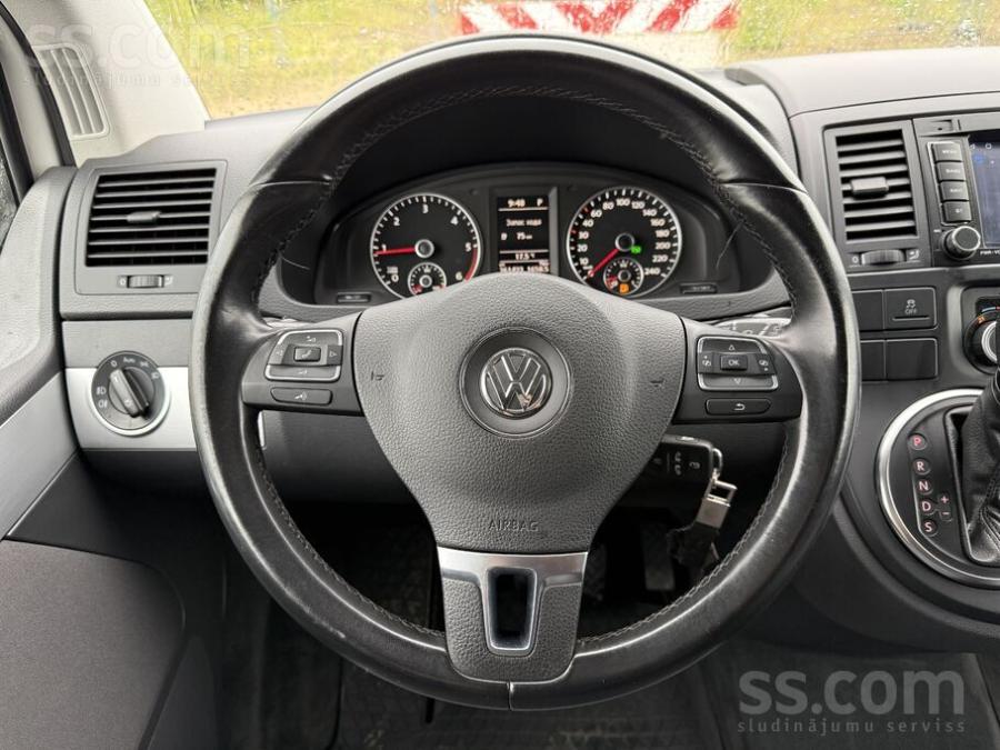 Balts Volkswagen Multivan 2013 Liepāja, ar dzinēja tilpumu 2.00 L un nobraukumu 361 tūkst. km par 19900 €, foto 12 vietnē AUTOMOTO.COM.LV