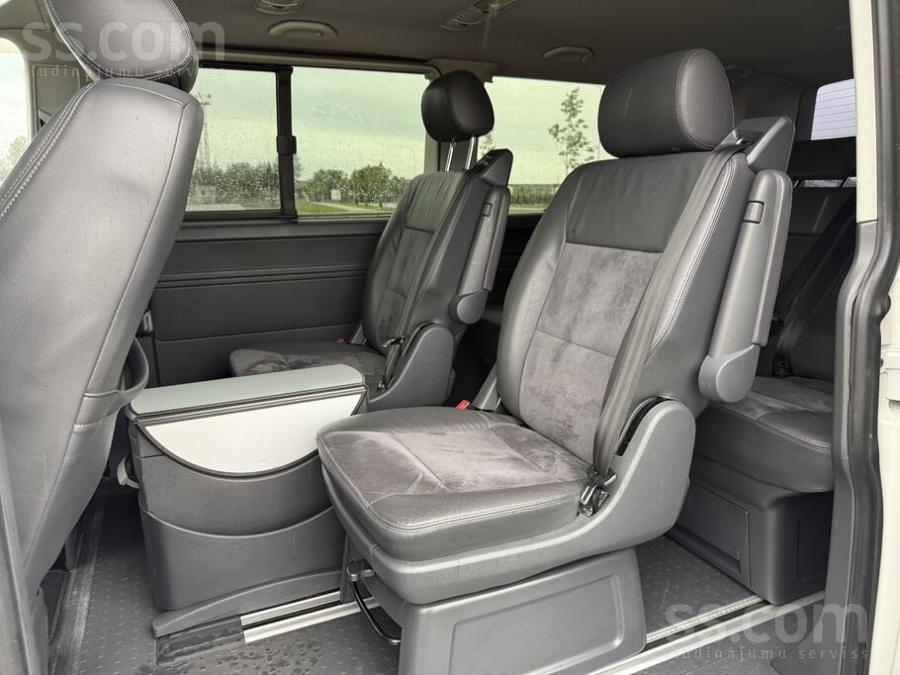Balts Volkswagen Multivan 2013 Liepāja, ar dzinēja tilpumu 2.00 L un nobraukumu 361 tūkst. km par 19900 €, foto 14 vietnē AUTOMOTO.COM.LV