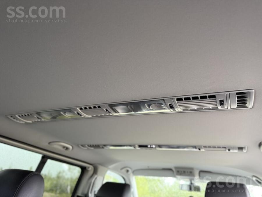 Balts Volkswagen Multivan 2013 Liepāja, ar dzinēja tilpumu 2.00 L un nobraukumu 361 tūkst. km par 19900 €, foto 19 vietnē AUTOMOTO.COM.LV