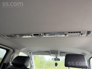 Balts Volkswagen Multivan 2013 Liepāja, ar dzinēja tilpumu 2.00 L un nobraukumu 361 tūkst. km par 19900 €, foto 20 vietnē AUTOMOTO.COM.LV