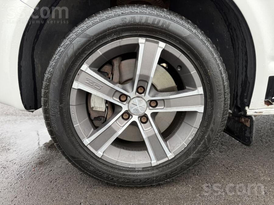 Balts Volkswagen Multivan 2013 Liepāja, ar dzinēja tilpumu 2.00 L un nobraukumu 361 tūkst. km par 19900 €, foto 30 vietnē AUTOMOTO.COM.LV