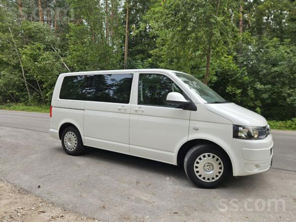 White Volkswagen Multivan 2014 in Riga, with an engine capacity of 2.00 L and mileage of 269 thousand km for 13850 €, photo 11 on AUTOMOTO.COM.LV