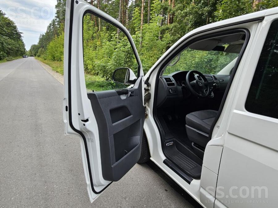 Balts Volkswagen Multivan 2014 Rīga, ar dzinēja tilpumu 2.00 L un nobraukumu 269 tūkst. km par 13850 €, foto 15 vietnē AUTOMOTO.COM.LV