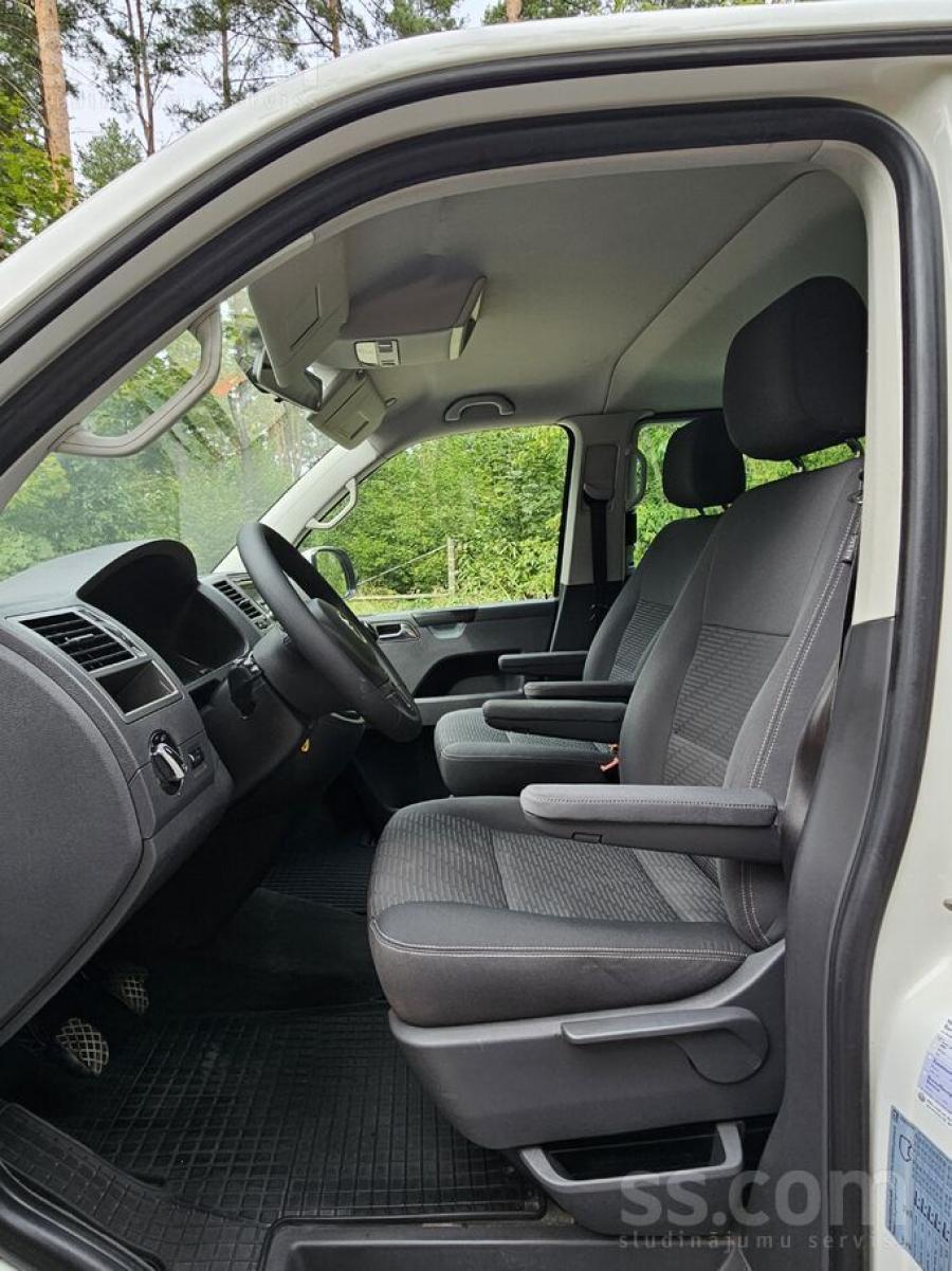 Balts Volkswagen Multivan 2014 Rīga, ar dzinēja tilpumu 2.00 L un nobraukumu 269 tūkst. km par 13850 €, foto 16 vietnē AUTOMOTO.COM.LV