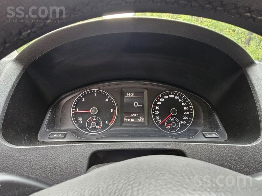 Balts Volkswagen Multivan 2014 Rīga, ar dzinēja tilpumu 2.00 L un nobraukumu 269 tūkst. km par 13850 €, foto 17 vietnē AUTOMOTO.COM.LV