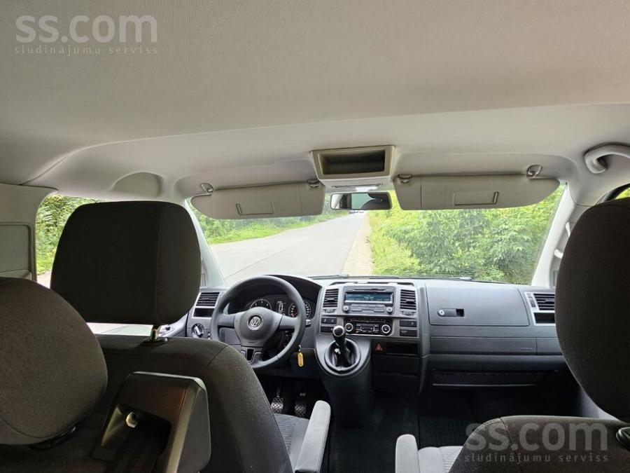 Balts Volkswagen Multivan 2014 Rīga, ar dzinēja tilpumu 2.00 L un nobraukumu 269 tūkst. km par 13850 €, foto 23 vietnē AUTOMOTO.COM.LV