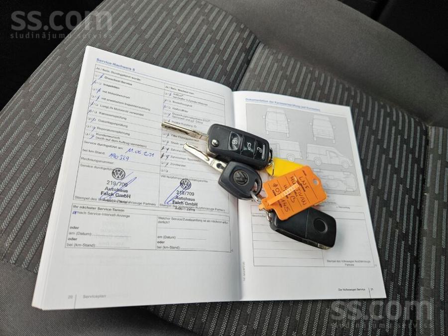Balts Volkswagen Multivan 2014 Rīga, ar dzinēja tilpumu 2.00 L un nobraukumu 269 tūkst. km par 13850 €, foto 27 vietnē AUTOMOTO.COM.LV