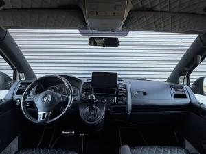 White Volkswagen Multivan 2015 in Riga, with an engine capacity of 2.00 L and mileage of 210 thousand km for 19500 €, photo 19 on AUTOMOTO.COM.LV