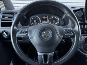 White Volkswagen Multivan 2015 in Riga, with an engine capacity of 2.00 L and mileage of 210 thousand km for 19500 €, photo 21 on AUTOMOTO.COM.LV