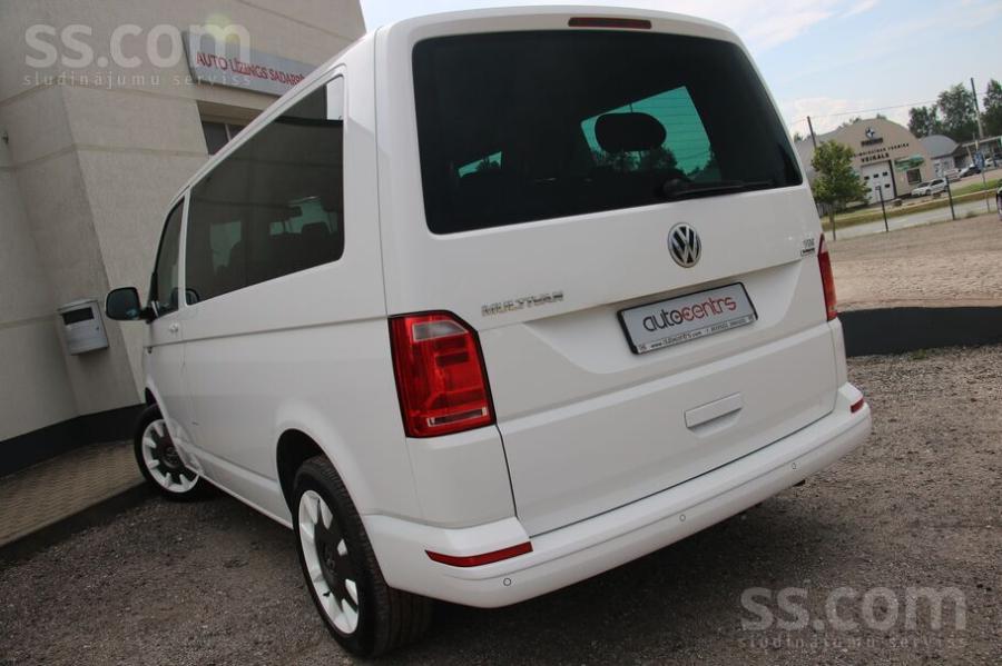 White Volkswagen Multivan 2016 in Tukums, with an engine capacity of 2.00 L and mileage of 243 thousand km for 19568 €, photo 5 on AUTOMOTO.COM.LV