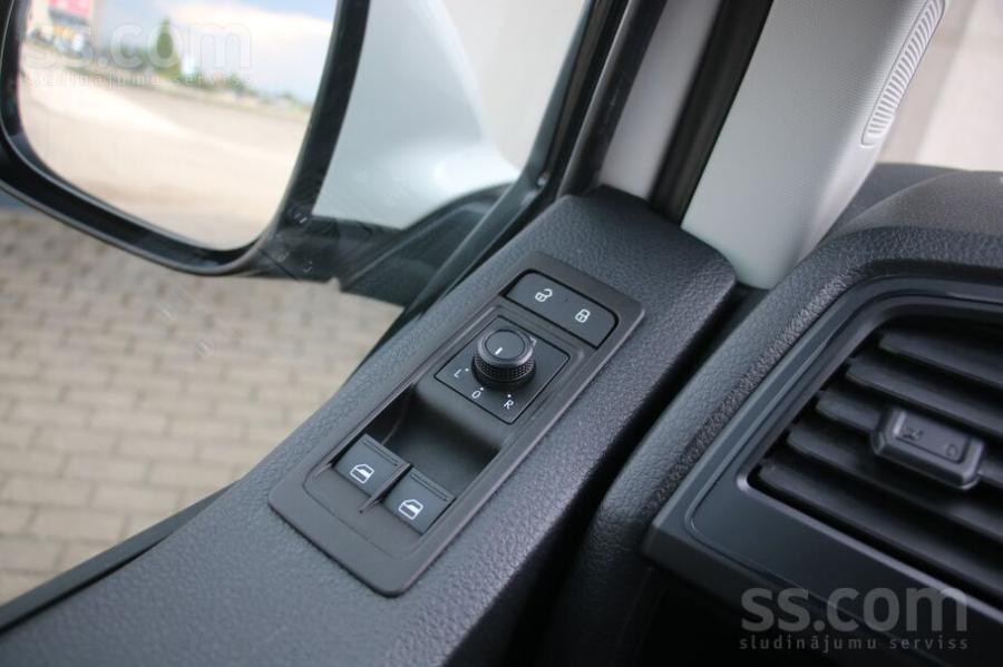 White Volkswagen Multivan 2016 in Tukums, with an engine capacity of 2.00 L and mileage of 243 thousand km for 19568 €, photo 20 on AUTOMOTO.COM.LV