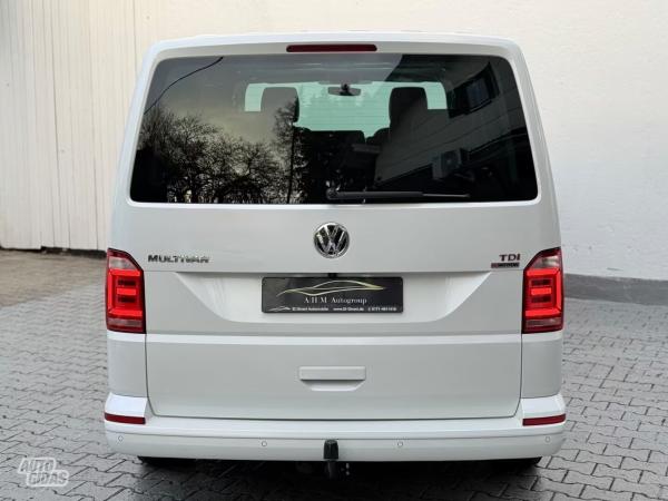 White Volkswagen Multivan 2016 in Tallinn, with an engine capacity of 2.00 L and mileage of 190 thousand km for 29999 €, photo 7 on AUTOMOTO.COM.LV