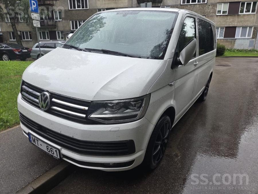 White Volkswagen Multivan 2018 in Riga, with an engine capacity of 2.00 L and mileage of 216 thousand km for 27000 €, photo 3 on AUTOMOTO.COM.LV