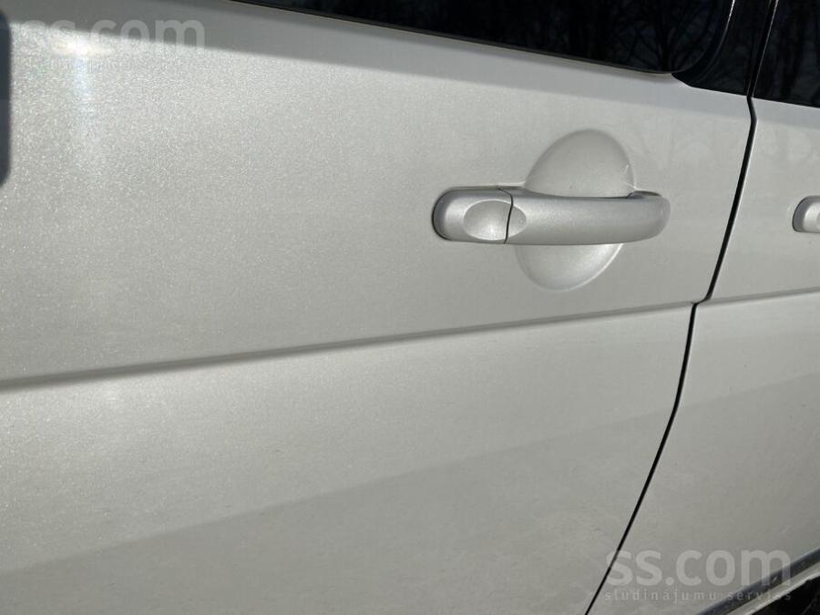 Balts Volkswagen Multivan 2019 Rīga, ar dzinēja tilpumu 2.00 L un nobraukumu 131 tūkst. km par 36900 €, foto 7 vietnē AUTOMOTO.COM.LV